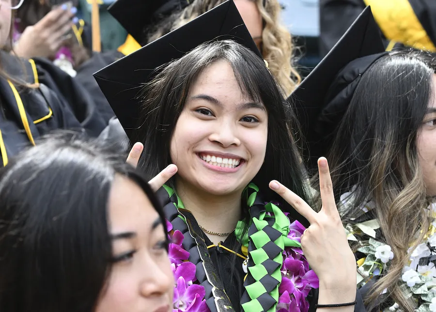 14 Great Gifts For The Grad In Your Life! | Young Hollywood