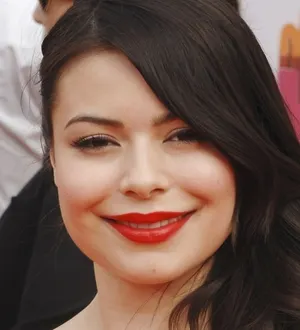 Miranda Cosgrove undergoes surgery for bus crash injuries | Young Hollywood