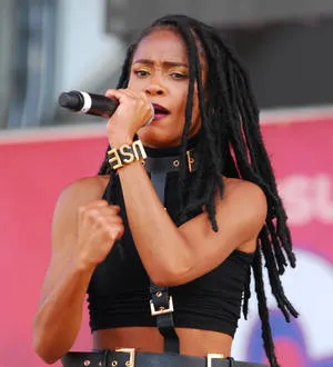 Pop star Simone Battle dies at 25 | Young Hollywood
