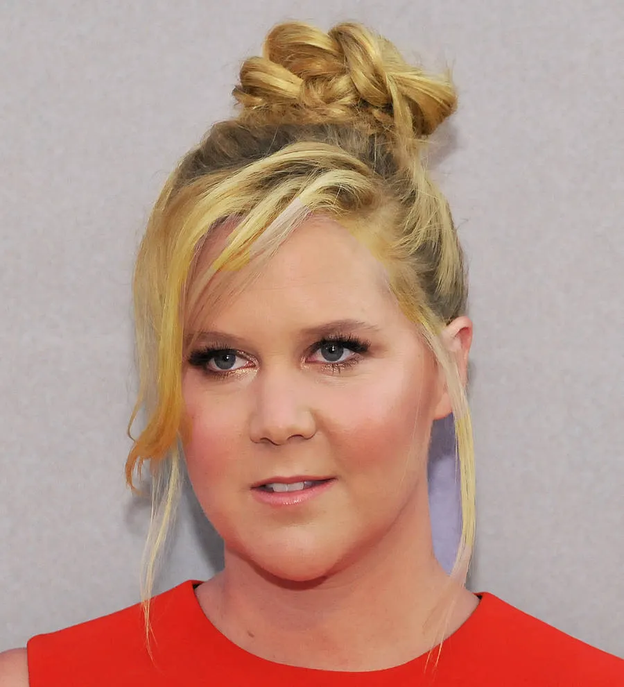 Amy Schumer stole bites of Jake Gyllenhaal's frozen cake | Young Hollywood