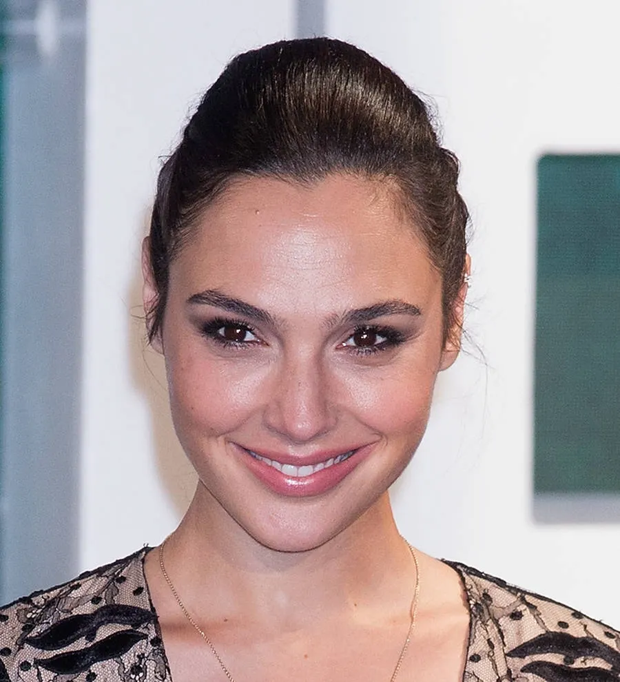 Gal Gadot to receive prestigious Rising Star Award | Young Hollywood