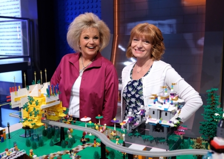 MIRANDA COSGROVE PLANNING COLLEGE FUTURE