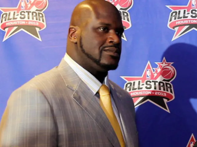 "Key" To Success? Celebrities Who Hold Keys To Cities! | Young Hollywood